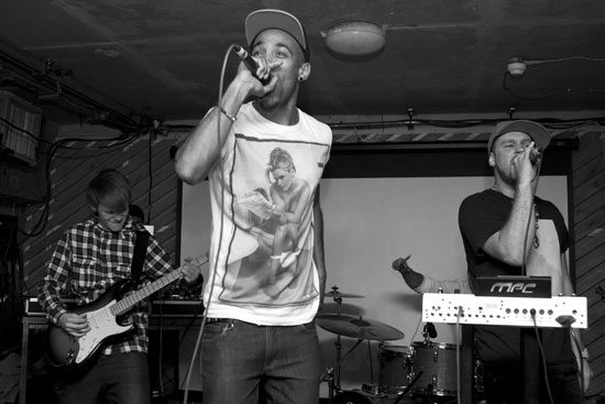 Savage Nomads, Don’t Wait Animate, White Powder Gold - Live - Trebuchet