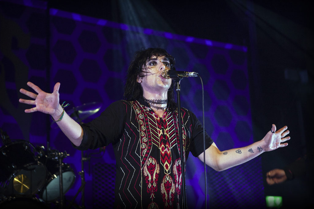 Rock And Roll Part ?? - The Struts Resurrection Of Glitter - Trebuchet